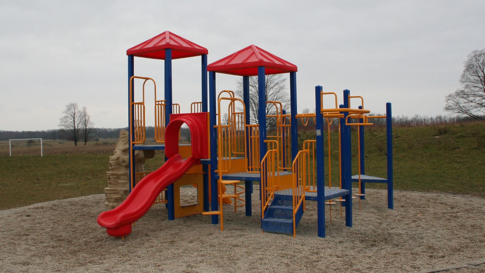 What Makes a Good Outdoor Playground? - SPI Plastics